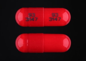 Pill Finder: 93 3147 93 3147 Red Capsule-shape - Medicine.com